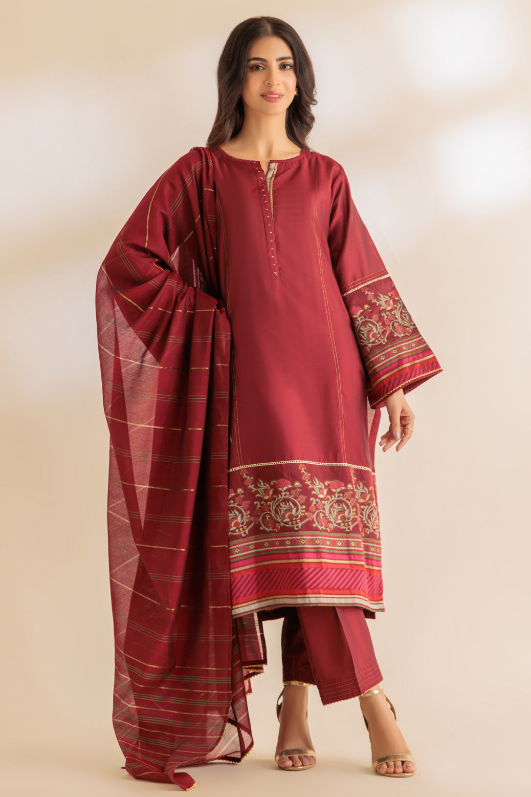 MAROON-JACQUARD-3 PIECE (2S24C3P191) – Bonanza Satrangi